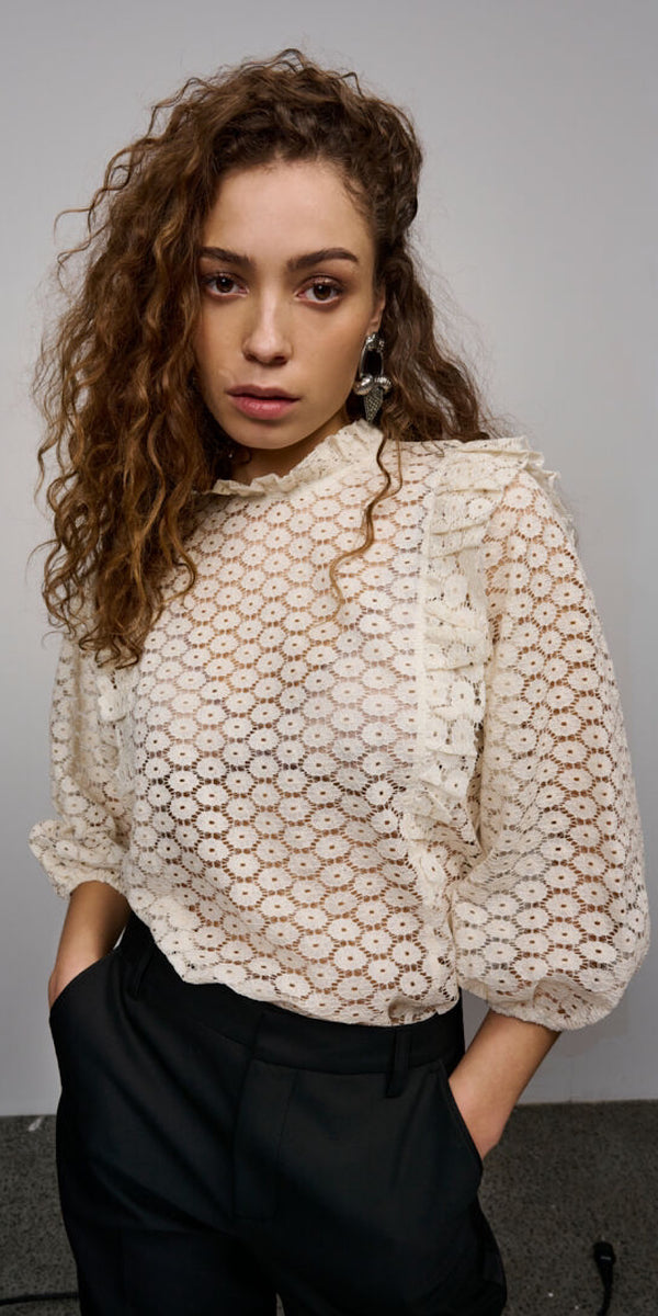 PULZ ZETA Blouse in Turtledove – TheSecretCloset.Boutique